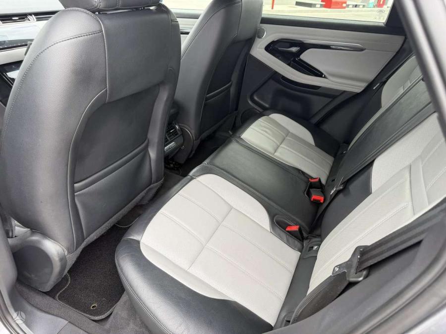 Pelēks Land Rover Range Rover Evoque 2020 Tauragė, ar dzinēja tilpumu 2.00 L un nobraukumu 0 tūkst. km par 15700 €, foto 9 vietnē AUTOMOTO.COM.LV