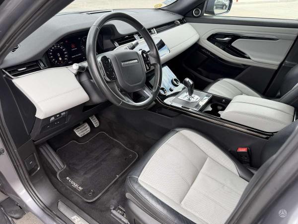 Pelēks Land Rover Range Rover Evoque 2020 Tauragė, ar dzinēja tilpumu 2.00 L un nobraukumu 0 tūkst. km par 15700 €, foto 10 vietnē AUTOMOTO.COM.LV