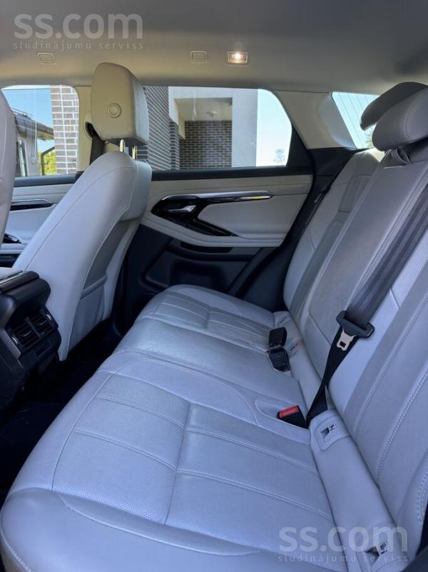 Pelēks Land Rover Range Rover Evoque 2020 Ventspils, ar dzinēja tilpumu 2.00 L un nobraukumu 80 tūkst. km par 21900 €, foto 9 vietnē AUTOMOTO.COM.LV