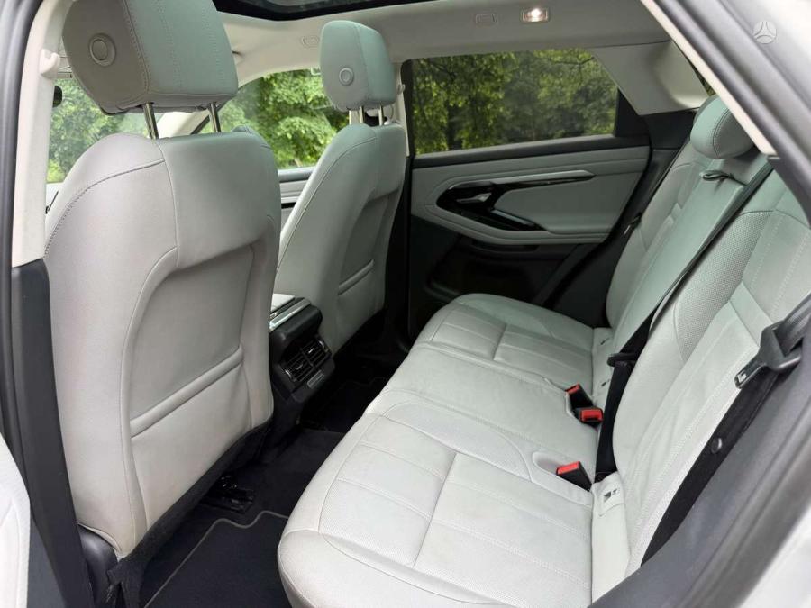 Grey Land Rover Range Rover Evoque 2021 in Vilnius, with an engine capacity of 2.00 L and mileage of 94 thousand km for 30000 €, photo 31 on AUTOMOTO.COM.LV