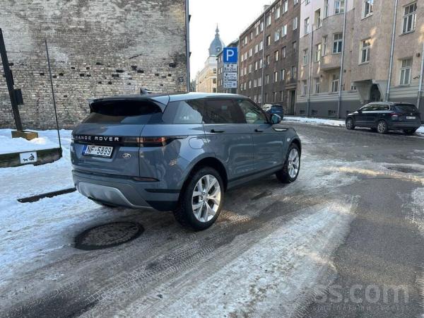 Grey Land Rover Range Rover Evoque 2022 in Riga, with an engine capacity of 2.00 L and mileage of 44 thousand km for 35000 €, photo 2 on AUTOMOTO.COM.LV