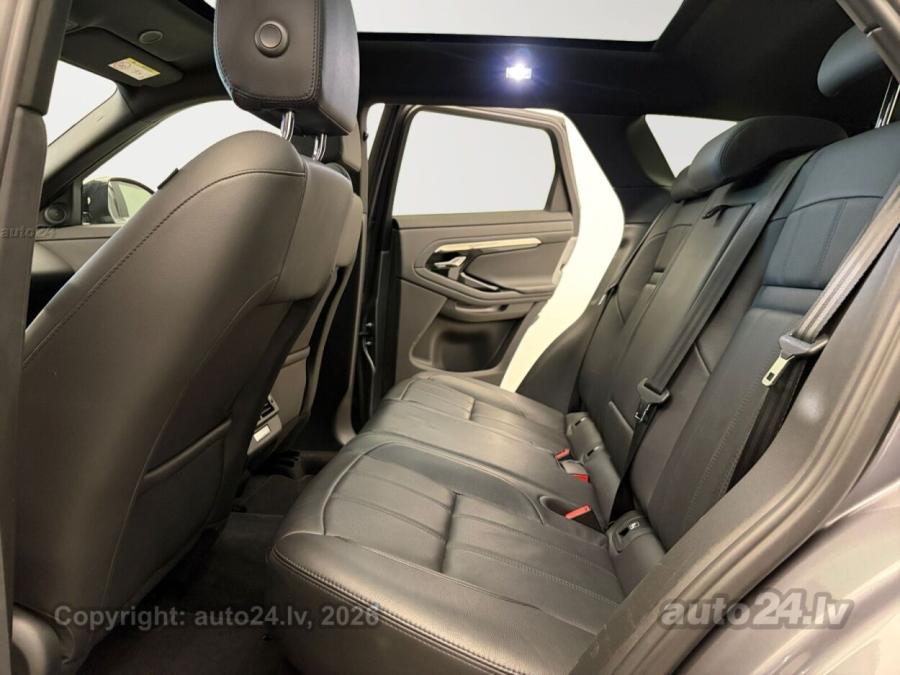 Pelēks Land Rover Range Rover Evoque 2022 Tallina, ar dzinēja tilpumu 2.00 L un nobraukumu 80 tūkst. km par 32900 €, foto 10 vietnē AUTOMOTO.COM.LV