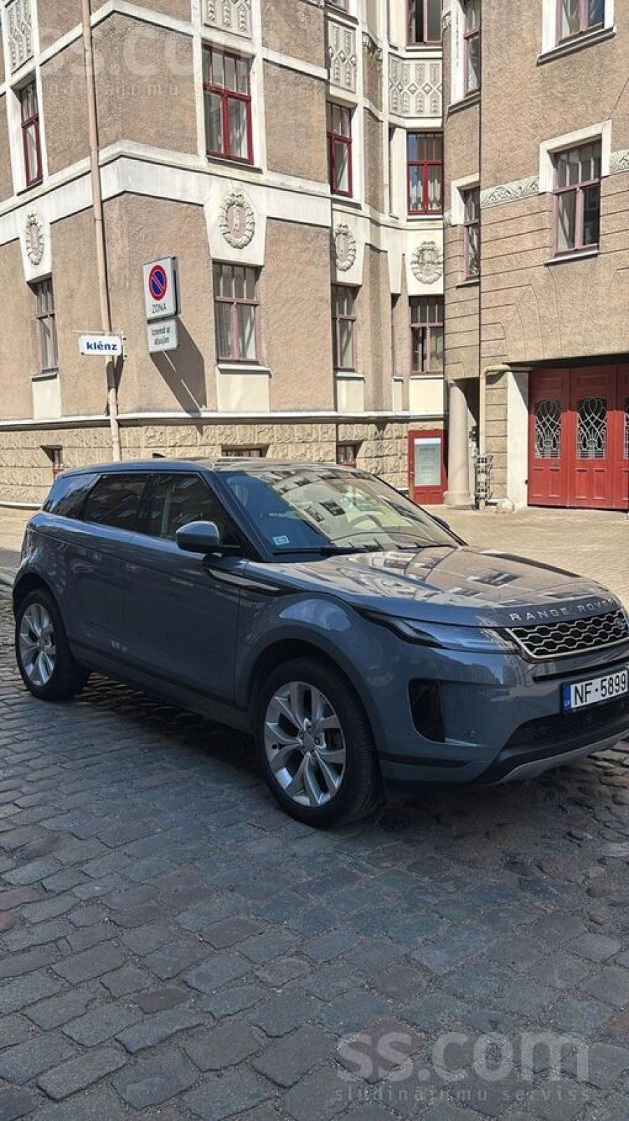 Pelēks Land Rover Range Rover Evoque 2022 Rīga, ar dzinēja tilpumu 2.00 L un nobraukumu 44 tūkst. km par 33000 €, foto 3 vietnē AUTOMOTO.COM.LV