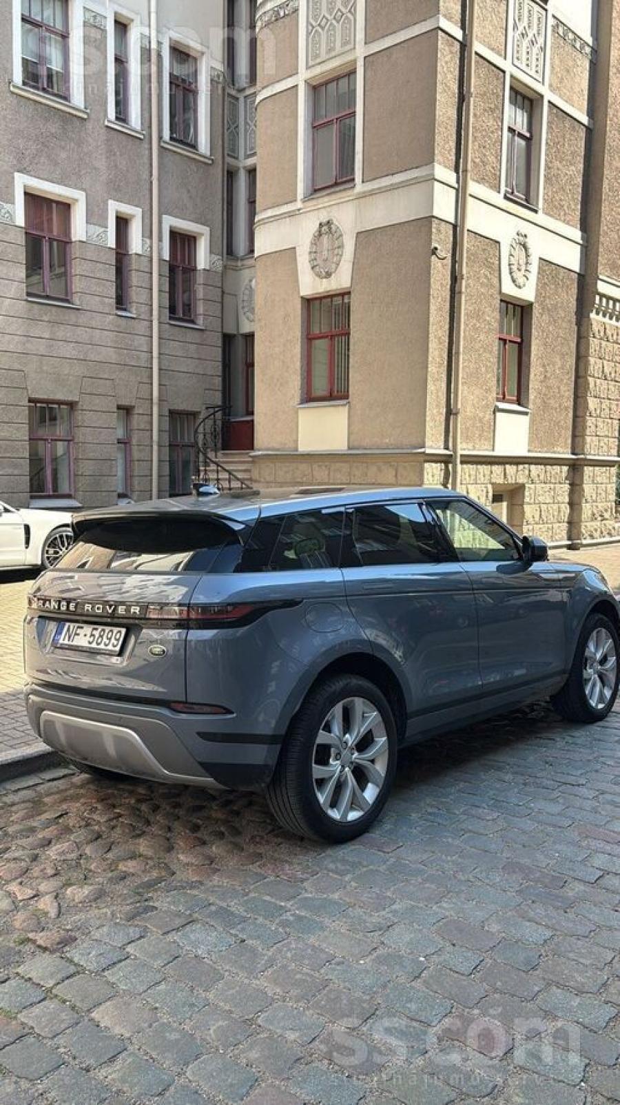 Pelēks Land Rover Range Rover Evoque 2022 Rīga, ar dzinēja tilpumu 2.00 L un nobraukumu 44 tūkst. km par 33000 €, foto 6 vietnē AUTOMOTO.COM.LV