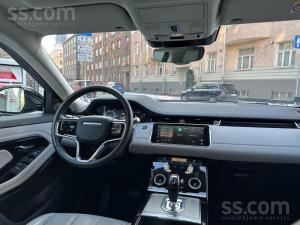 Grey Land Rover Range Rover Evoque 2022 in Riga, with an engine capacity of 2.00 L and mileage of 44 thousand km for 33000 €, photo 7 on AUTOMOTO.COM.LV