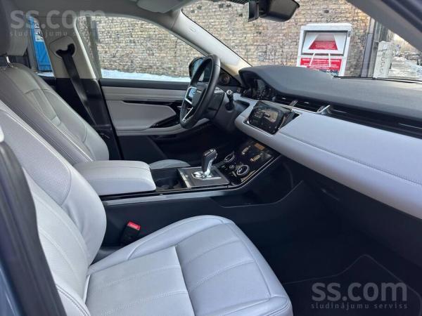 Grey Land Rover Range Rover Evoque 2022 in Riga, with an engine capacity of 2.00 L and mileage of 44 thousand km for 33000 €, photo 10 on AUTOMOTO.COM.LV