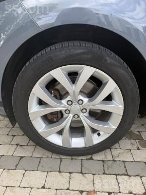 Pelēks Land Rover Range Rover Evoque 2023 Rīga, ar dzinēja tilpumu 2.00 L un nobraukumu 41 tūkst. km par 33900 €, foto 9 vietnē AUTOMOTO.COM.LV