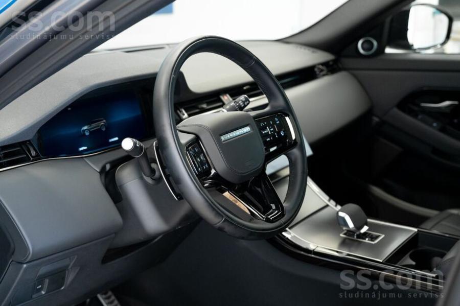 Grey Land Rover Range Rover Evoque 2024 in Riga, with an engine capacity of 2.00 L and mileage of 24 thousand km for 39990 €, photo 15 on AUTOMOTO.COM.LV
