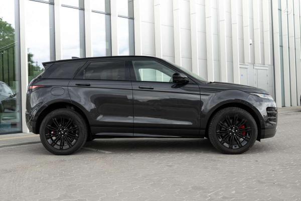 Pelēks Land Rover Range Rover Evoque 2024 Viļņa, ar dzinēja tilpumu 2.00 L un nobraukumu 12 tūkst. km par 44900 €, foto 2 vietnē AUTOMOTO.COM.LV