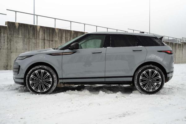 Pelēks Land Rover Range Rover Evoque 2025 Viļņa, ar dzinēja tilpumu 2.00 L un nobraukumu 21 tūkst. km par 55000 €, foto 2 vietnē AUTOMOTO.COM.LV