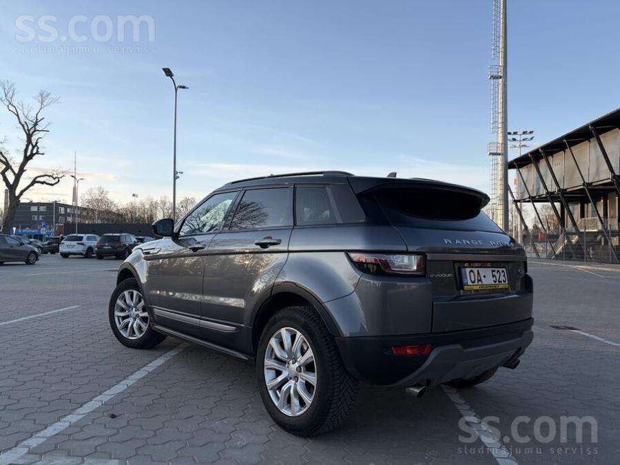 Grey Land Rover Range Rover Evoque 2015 in Riga, with an engine capacity of 2.00 L and mileage of 151 thousand km for 16700 €, photo 3 on AUTOMOTO.COM.LV