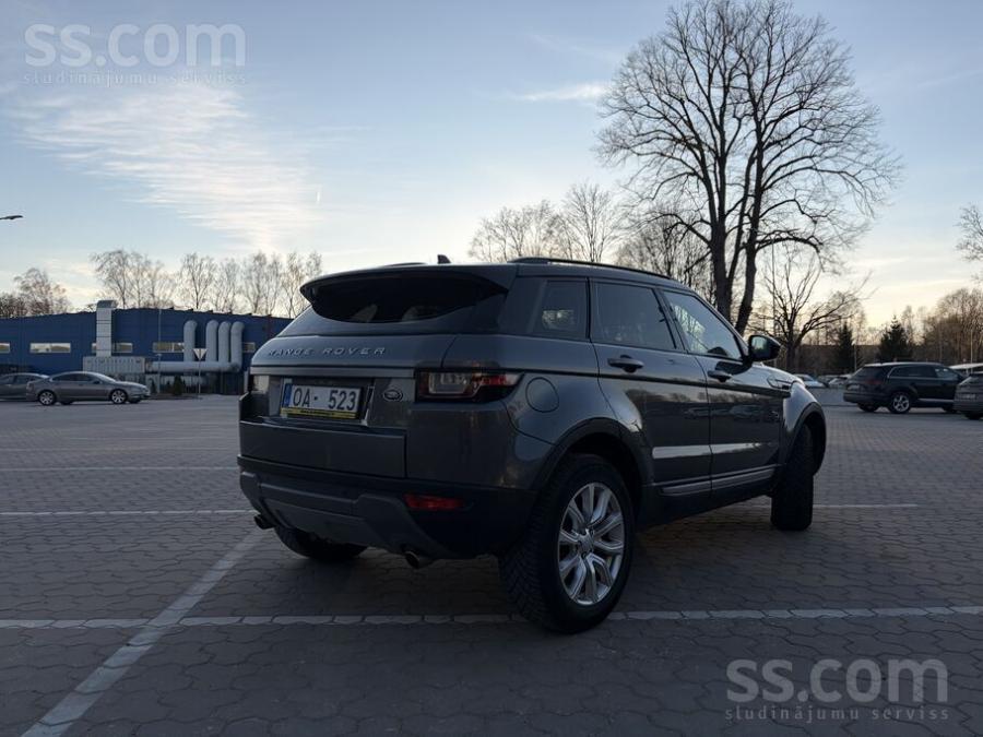 Grey Land Rover Range Rover Evoque 2015 in Riga, with an engine capacity of 2.00 L and mileage of 151 thousand km for 16700 €, photo 4 on AUTOMOTO.COM.LV