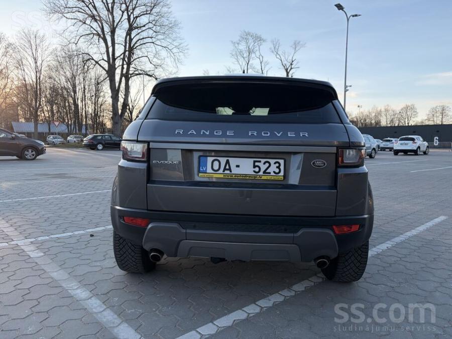 Grey Land Rover Range Rover Evoque 2015 in Riga, with an engine capacity of 2.00 L and mileage of 151 thousand km for 16700 €, photo 8 on AUTOMOTO.COM.LV