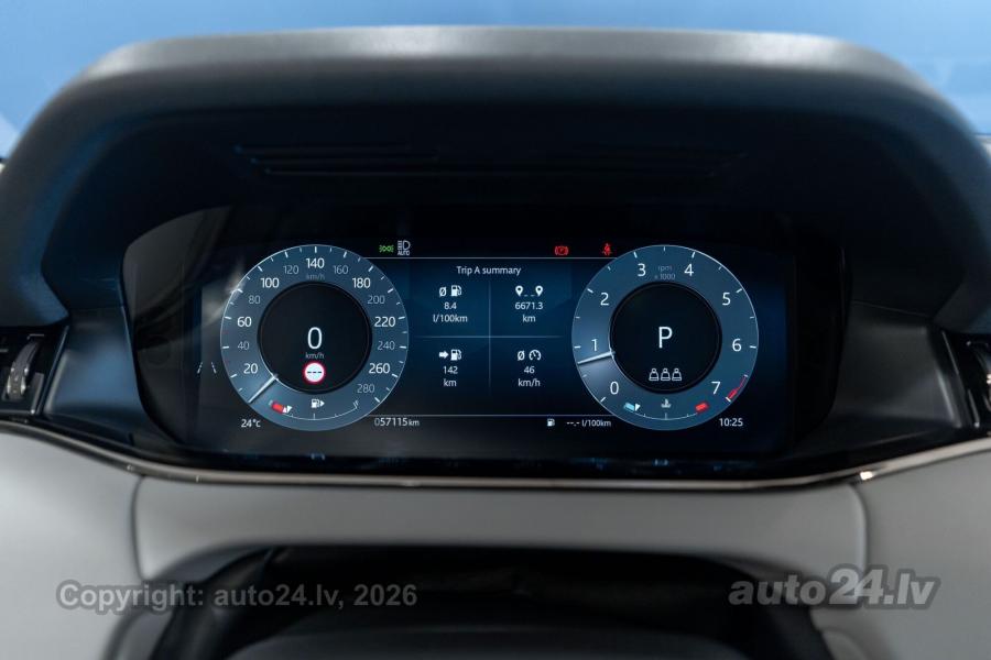Pelēks Land Rover Range Rover Evoque 2024 Tallina, ar dzinēja tilpumu 2.00 L un nobraukumu 57 tūkst. km par 43990 €, foto 10 vietnē AUTOMOTO.COM.LV