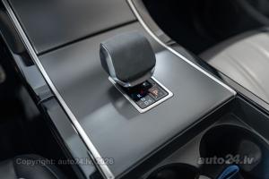 Pelēks Land Rover Range Rover Evoque 2024 Tallina, ar dzinēja tilpumu 2.00 L un nobraukumu 57 tūkst. km par 43990 €, foto 14 vietnē AUTOMOTO.COM.LV