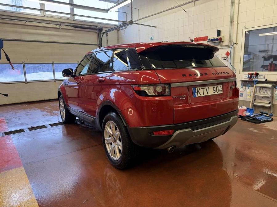 Red Land Rover Range Rover Evoque 2012 in Vilnius, with an engine capacity of 2.18 L and mileage of 420 thousand km for 6300 €, photo 3 on AUTOMOTO.COM.LV