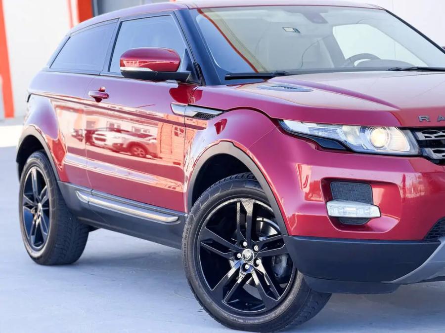 Red Land Rover Range Rover Evoque 2012 in Marupe, with an engine capacity of 2.20 L and mileage of 293 thousand km for 8750 €, photo 6 on AUTOMOTO.COM.LV