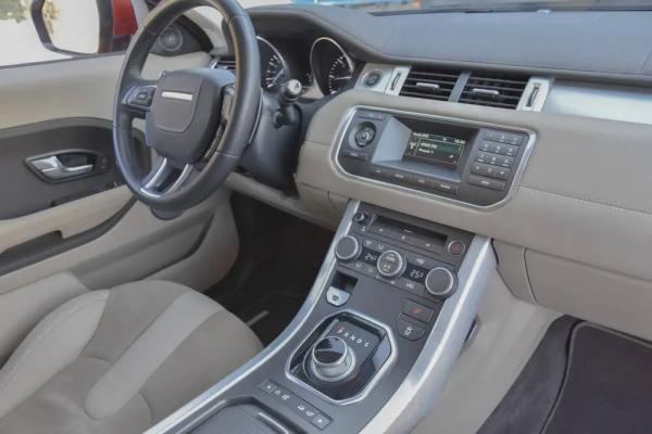 Sarkans Land Rover Range Rover Evoque 2012 Mārupe, ar dzinēja tilpumu 2.20 L un nobraukumu 293 tūkst. km par 8750 €, foto 9 vietnē AUTOMOTO.COM.LV