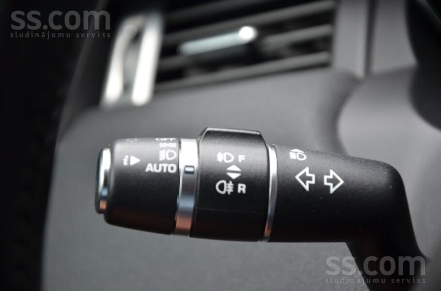 Sarkans Land Rover Range Rover Evoque 2012 Rīga, ar dzinēja tilpumu 2.20 L un nobraukumu 208 tūkst. km par 11990 €, foto 26 vietnē AUTOMOTO.COM.LV