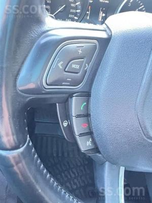 Sarkans Land Rover Range Rover Evoque 2013 Rīga, ar dzinēja tilpumu 2.20 L un nobraukumu 159 tūkst. km par 12300 €, foto 24 vietnē AUTOMOTO.COM.LV