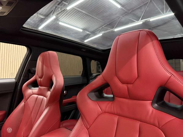 Red Land Rover Range Rover Evoque 2013 in Marijampole, with an engine capacity of 2.18 L and mileage of 96 thousand km for 12999 €, photo 3 on AUTOMOTO.COM.LV