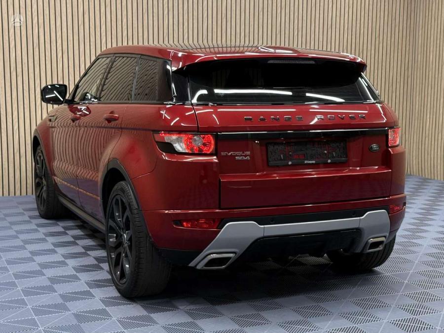 Red Land Rover Range Rover Evoque 2013 in Marijampole, with an engine capacity of 2.18 L and mileage of 96 thousand km for 12999 €, photo 7 on AUTOMOTO.COM.LV