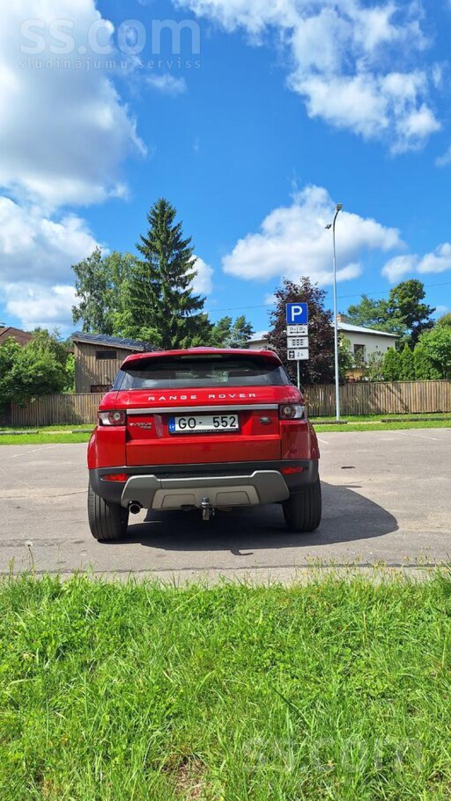Red Land Rover Range Rover Evoque 2013 in Riga, with an engine capacity of 2.20 L and mileage of 128 thousand km for 11800 €, photo 5 on AUTOMOTO.COM.LV
