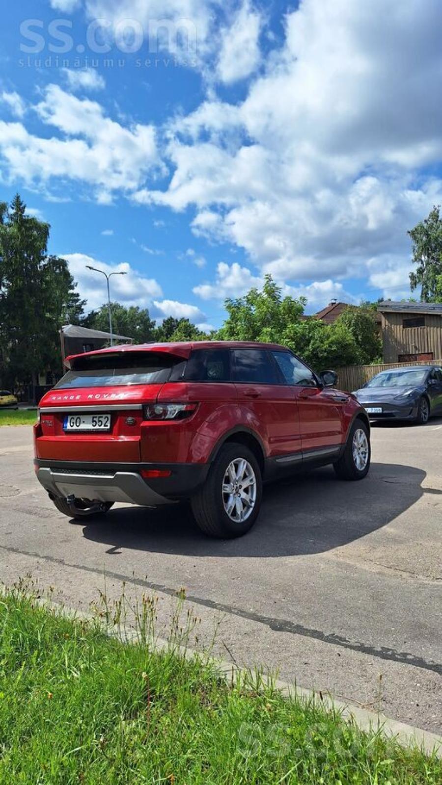 Red Land Rover Range Rover Evoque 2013 in Riga, with an engine capacity of 2.20 L and mileage of 128 thousand km for 11800 €, photo 6 on AUTOMOTO.COM.LV