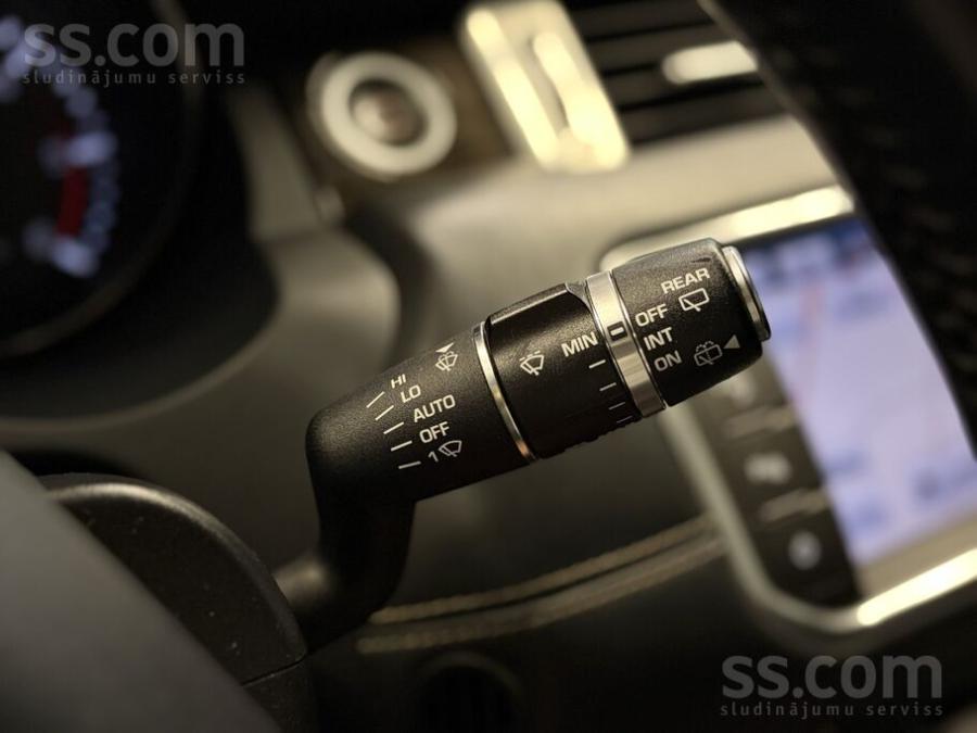 Sarkans Land Rover Range Rover Evoque 2013 Rīga, ar dzinēja tilpumu 2.20 L un nobraukumu 163 tūkst. km par 11690 €, foto 16 vietnē AUTOMOTO.COM.LV