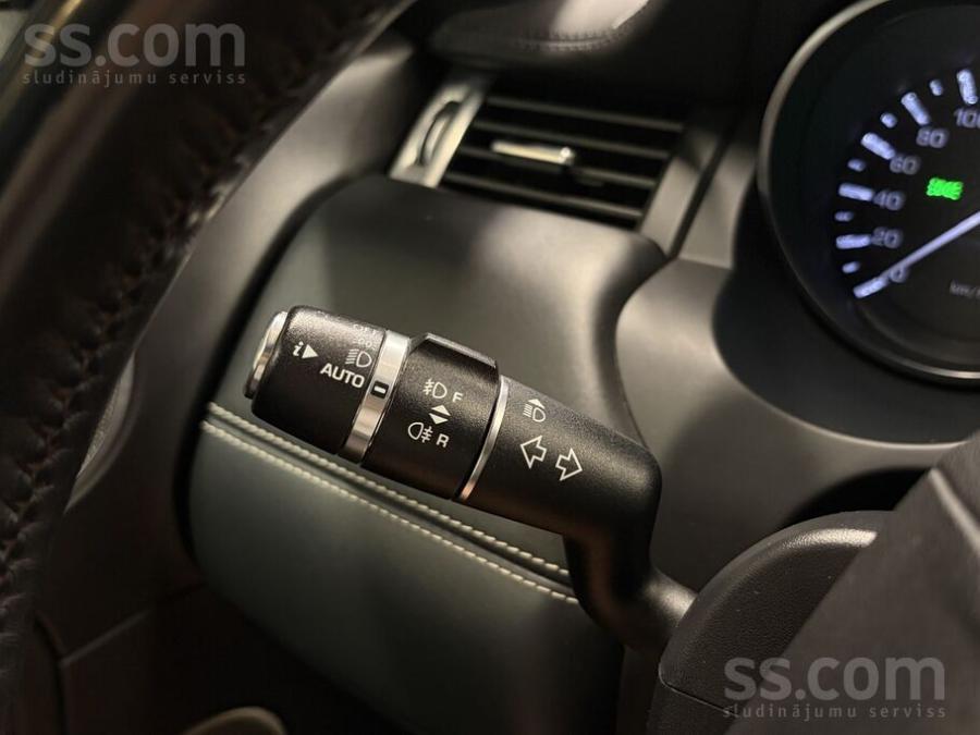 Sarkans Land Rover Range Rover Evoque 2013 Rīga, ar dzinēja tilpumu 2.20 L un nobraukumu 163 tūkst. km par 11690 €, foto 17 vietnē AUTOMOTO.COM.LV