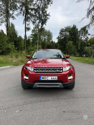 Sarkans Land Rover Range Rover Evoque 2013 Viļņa, ar dzinēja tilpumu 2.18 L un nobraukumu 320 tūkst. km par 9200 €, foto  vietnē AUTOMOTO.COM.LV