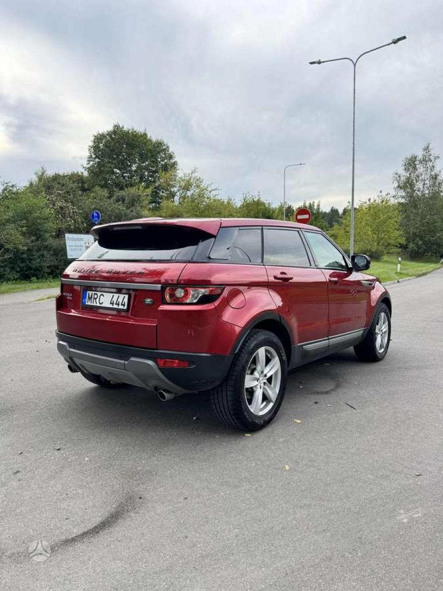 Red Land Rover Range Rover Evoque 2013 in Vilnius, with an engine capacity of 2.18 L and mileage of 320 thousand km for 9200 €, photo 6 on AUTOMOTO.COM.LV