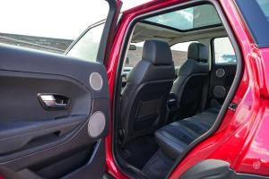 Sarkans Land Rover Range Rover Evoque 2015 Marijampole, ar dzinēja tilpumu 2.18 L un nobraukumu 289 tūkst. km par 10750 €, foto 34 vietnē AUTOMOTO.COM.LV