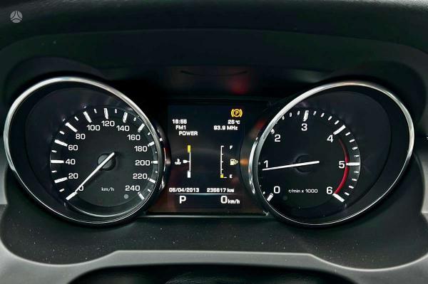 Sarkans Land Rover Range Rover Evoque 2015 Utena, ar dzinēja tilpumu 2.18 L un nobraukumu 235 tūkst. km par 13750 €, foto 8 vietnē AUTOMOTO.COM.LV