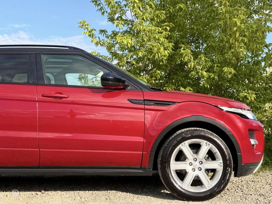 Red Land Rover Range Rover Evoque 2015 in Siauliai, with an engine capacity of 2.18 L and mileage of 275 thousand km for 14999 €, photo 13 on AUTOMOTO.COM.LV