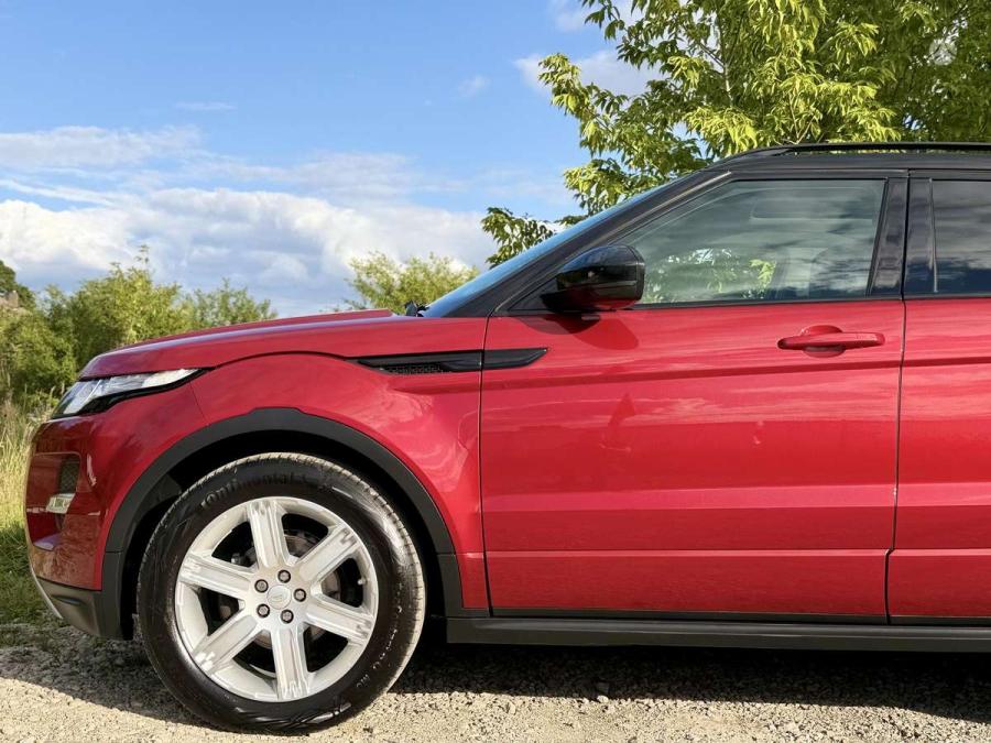 Red Land Rover Range Rover Evoque 2015 in Siauliai, with an engine capacity of 2.18 L and mileage of 275 thousand km for 14999 €, photo 14 on AUTOMOTO.COM.LV