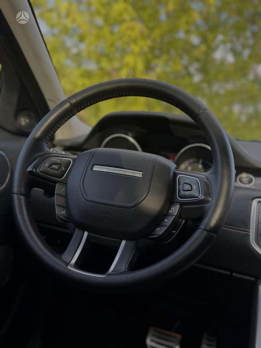 Red Land Rover Range Rover Evoque 2015 in Siauliai, with an engine capacity of 2.18 L and mileage of 275 thousand km for 14999 €, photo 33 on AUTOMOTO.COM.LV