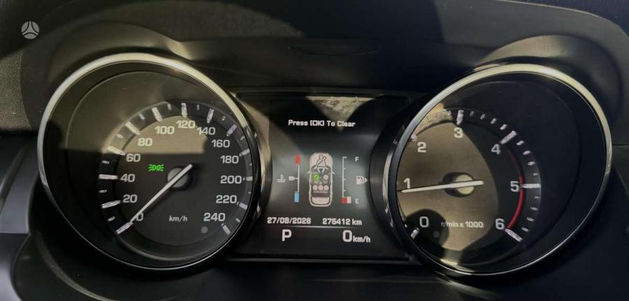 Red Land Rover Range Rover Evoque 2015 in Siauliai, with an engine capacity of 2.18 L and mileage of 275 thousand km for 14999 €, photo 50 on AUTOMOTO.COM.LV