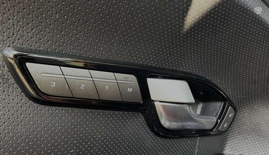 Red Land Rover Range Rover Evoque 2015 in Siauliai, with an engine capacity of 2.18 L and mileage of 275 thousand km for 14999 €, photo 52 on AUTOMOTO.COM.LV