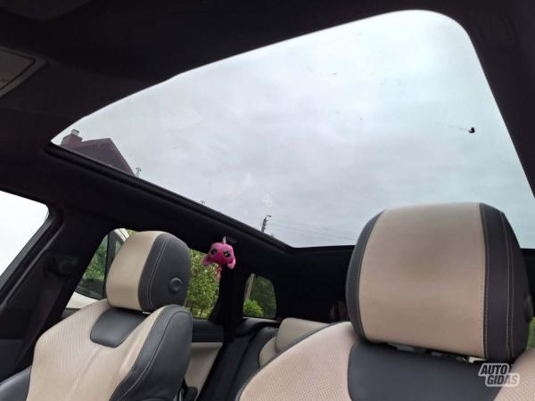 Red Land Rover Range Rover Evoque 2016 in Jonava, with an engine capacity of 2.00 L and mileage of 232 thousand km for 11000 €, photo 9 on AUTOMOTO.COM.LV