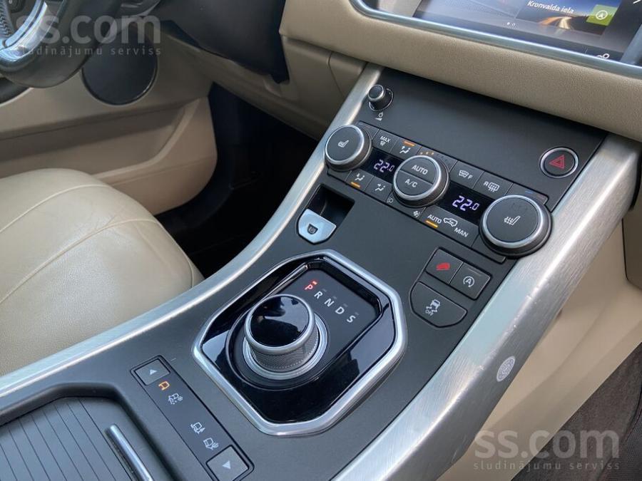 Sarkans Land Rover Range Rover Evoque 2016 Rīga, ar dzinēja tilpumu 2.00 L un nobraukumu 221 tūkst. km par 13100 €, foto 17 vietnē AUTOMOTO.COM.LV