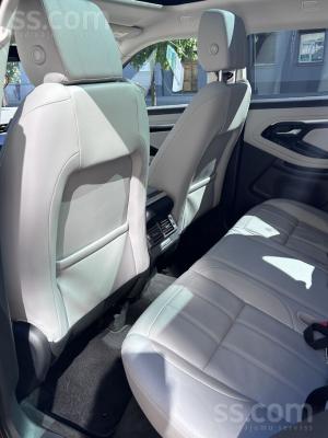 Sarkans Land Rover Range Rover Evoque 2020 Rīga, ar dzinēja tilpumu 2.00 L un nobraukumu 72 tūkst. km par 24900 €, foto 7 vietnē AUTOMOTO.COM.LV