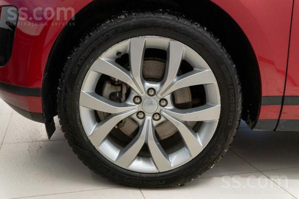 Sarkans Land Rover Range Rover Evoque 2023 Rīga, ar dzinēja tilpumu 2.00 L un nobraukumu 34 tūkst. km par 32990 €, foto 7 vietnē AUTOMOTO.COM.LV