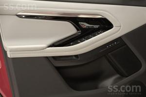 Sarkans Land Rover Range Rover Evoque 2023 Rīga, ar dzinēja tilpumu 2.00 L un nobraukumu 34 tūkst. km par 32990 €, foto 14 vietnē AUTOMOTO.COM.LV