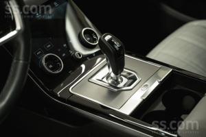 Sarkans Land Rover Range Rover Evoque 2023 Rīga, ar dzinēja tilpumu 2.00 L un nobraukumu 34 tūkst. km par 32990 €, foto 15 vietnē AUTOMOTO.COM.LV