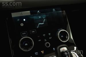 Sarkans Land Rover Range Rover Evoque 2023 Rīga, ar dzinēja tilpumu 2.00 L un nobraukumu 34 tūkst. km par 32990 €, foto 21 vietnē AUTOMOTO.COM.LV