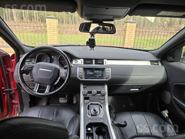 Red Land Rover Range Rover Evoque 2016 in Aizkraukle, with an engine capacity of 2.00 L and mileage of 147 thousand km for 13500 €, photo 9 on AUTOMOTO.COM.LV