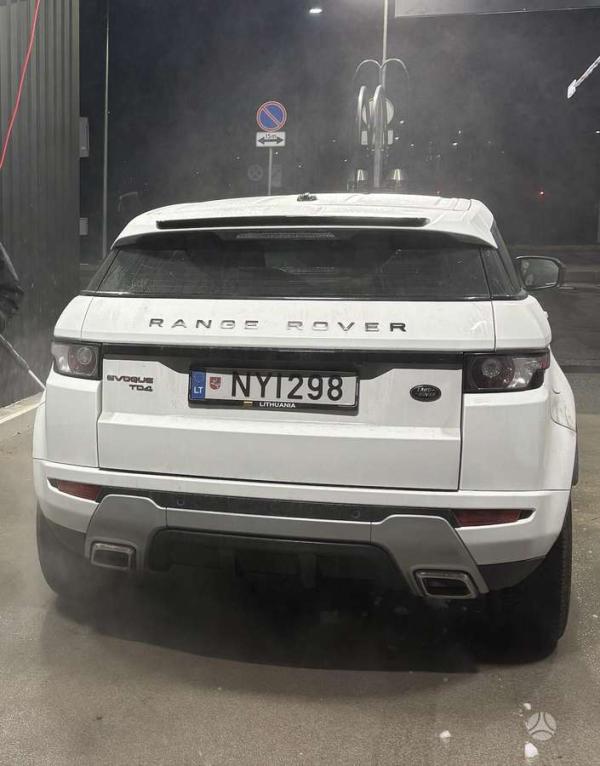 White Land Rover Range Rover Evoque 2012 in Vilnius, with an engine capacity of 2.18 L and mileage of 172 thousand km for 9200 €, photo 3 on AUTOMOTO.COM.LV
