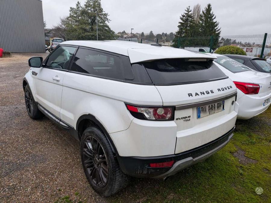 Balts Land Rover Range Rover Evoque 2011 Tauragė, ar dzinēja tilpumu 2.20 L un nobraukumu 223 tūkst. km par 3950 €, foto 3 vietnē AUTOMOTO.COM.LV