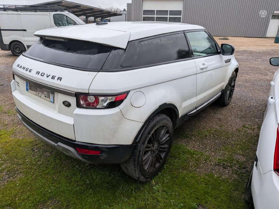 Balts Land Rover Range Rover Evoque 2011 Tauragė, ar dzinēja tilpumu 2.20 L un nobraukumu 223 tūkst. km par 3950 €, foto 4 vietnē AUTOMOTO.COM.LV